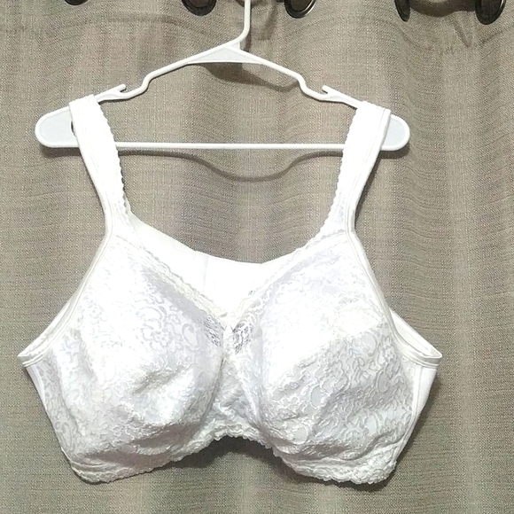 Playtex | Intimates & Sleepwear | White Lace Bra | Poshmark